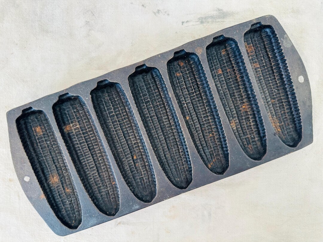 Vintage 7-slot Cast Iron Cornbread Pan; Vintage Kitchenware, Vintage ...