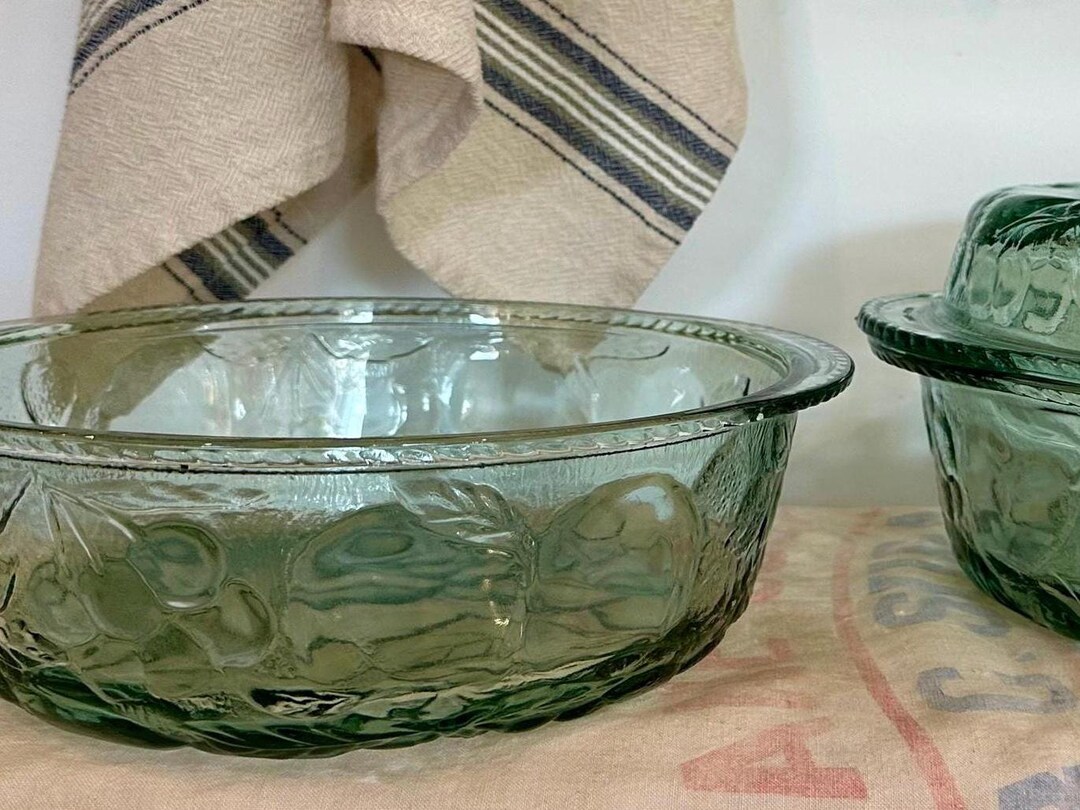 CHOICE Vintage Libbey Pressed Glass Casserole/baking Dish in Orchard ...