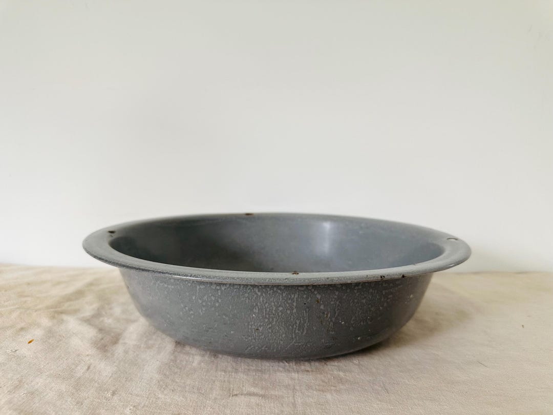Large Vintage Graniteware Enamel Wash Basin; Light Gray Bowl, Primitive ...