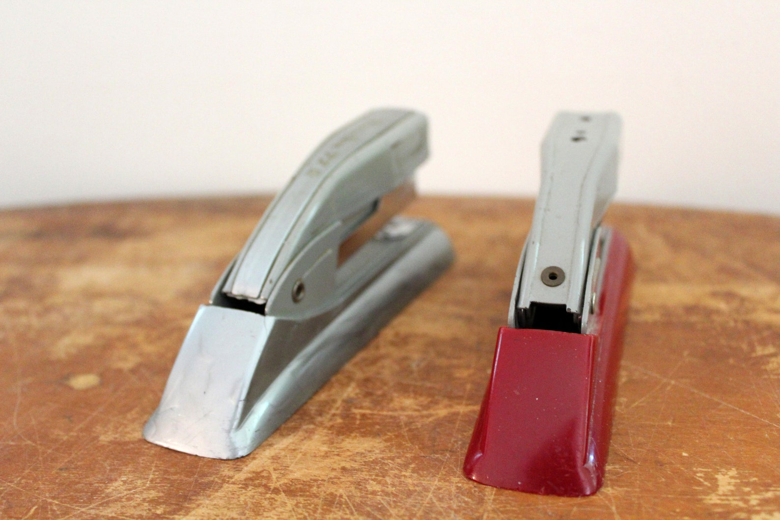 Vintage 1950s Swingline 77 Pair of Swingline Staplers // Mid - Etsy