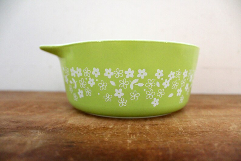 Vintage 1960s Pyrex Lime Green Crazy Daisy Spring Blossom 472 B ...