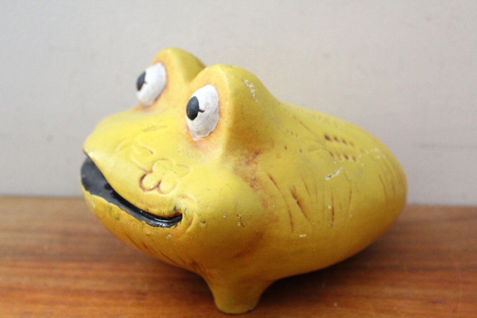 Vintage 60s Mod Yellow Bullfrog Frog Big Mouth Floral Decorated Weird ...
