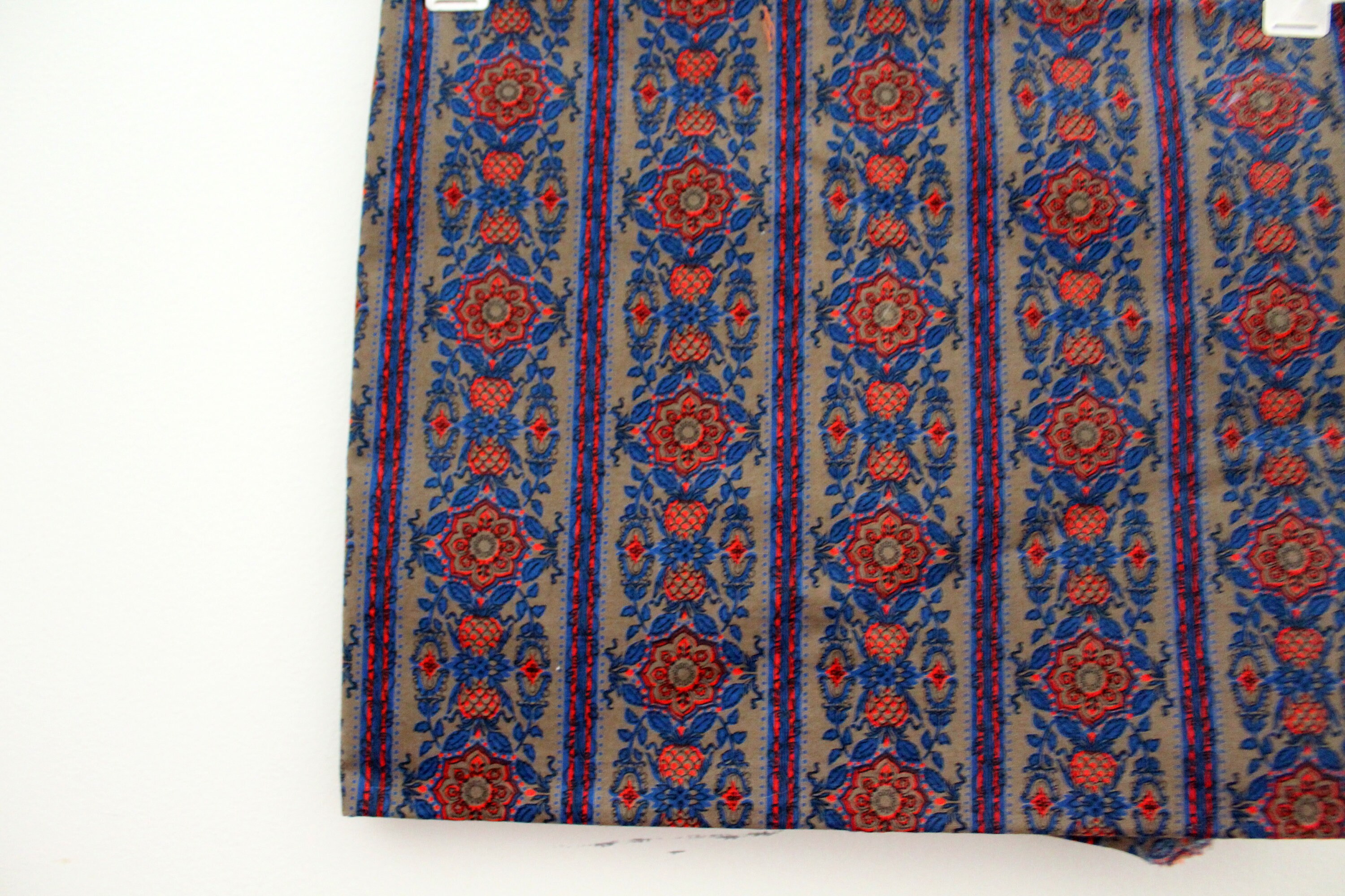 Vintage 50s Red Floral Wallpaper Style Pattern Stone Brown Novelty ...