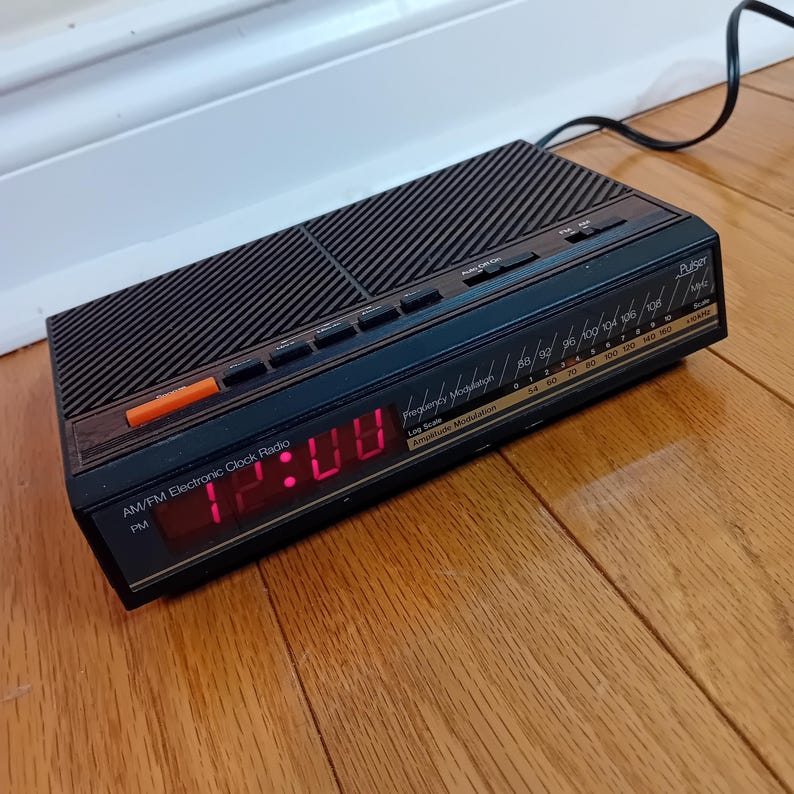 Pulsar Vintage Am/fm Electronic Clock Radio Retro Alarm Woodgrain ...