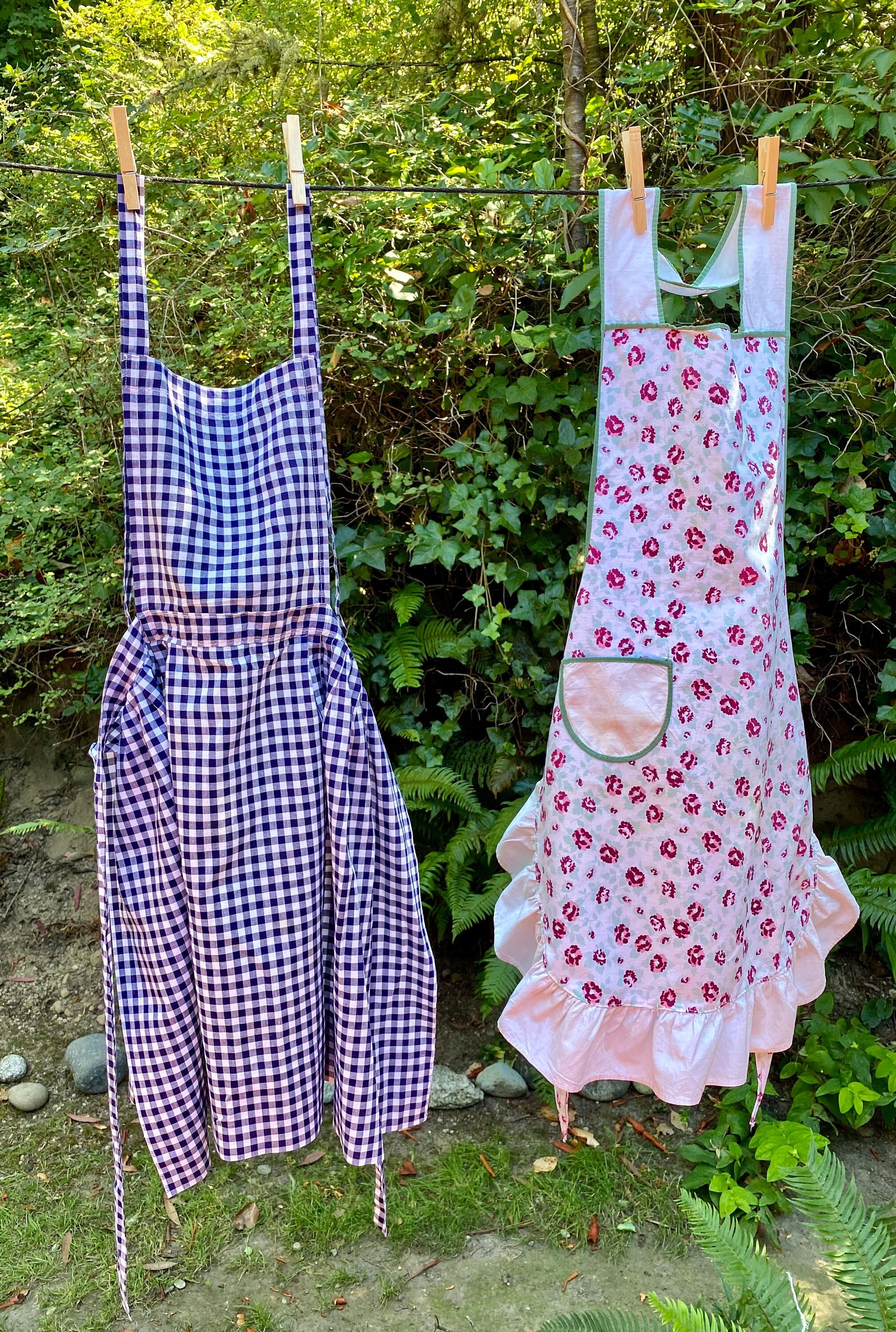 Pair of Vintage WFLN/Philadelphia Orchestra Marathon Aprons Navy Blue ...