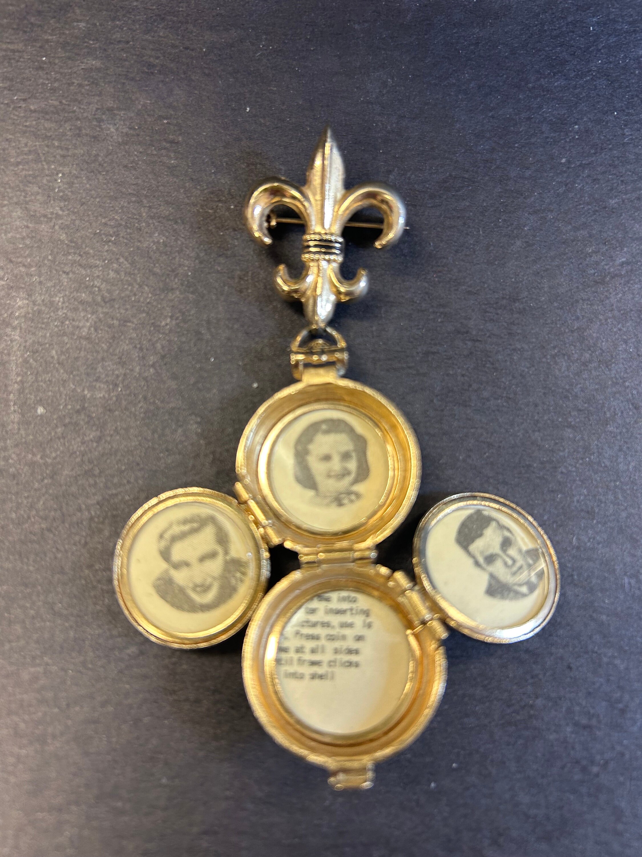 1950 Coro Pegasus 4 Picture Locket - Etsy