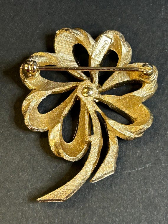 1960s Vintage Trifari signed flower brooch - Gem