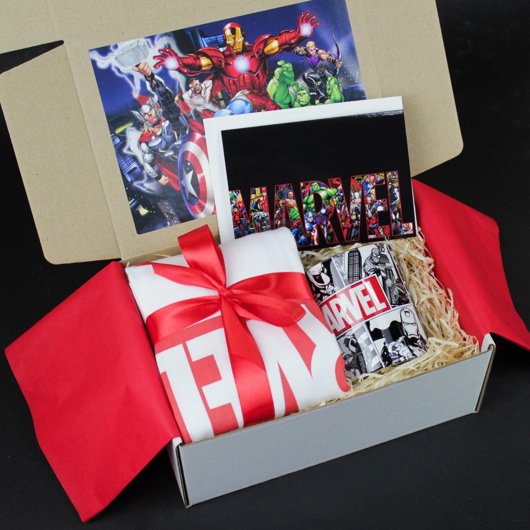 Marvel Gift Box, Avengers Gifts With Hulk Shirt, Avengers Gift Box ...