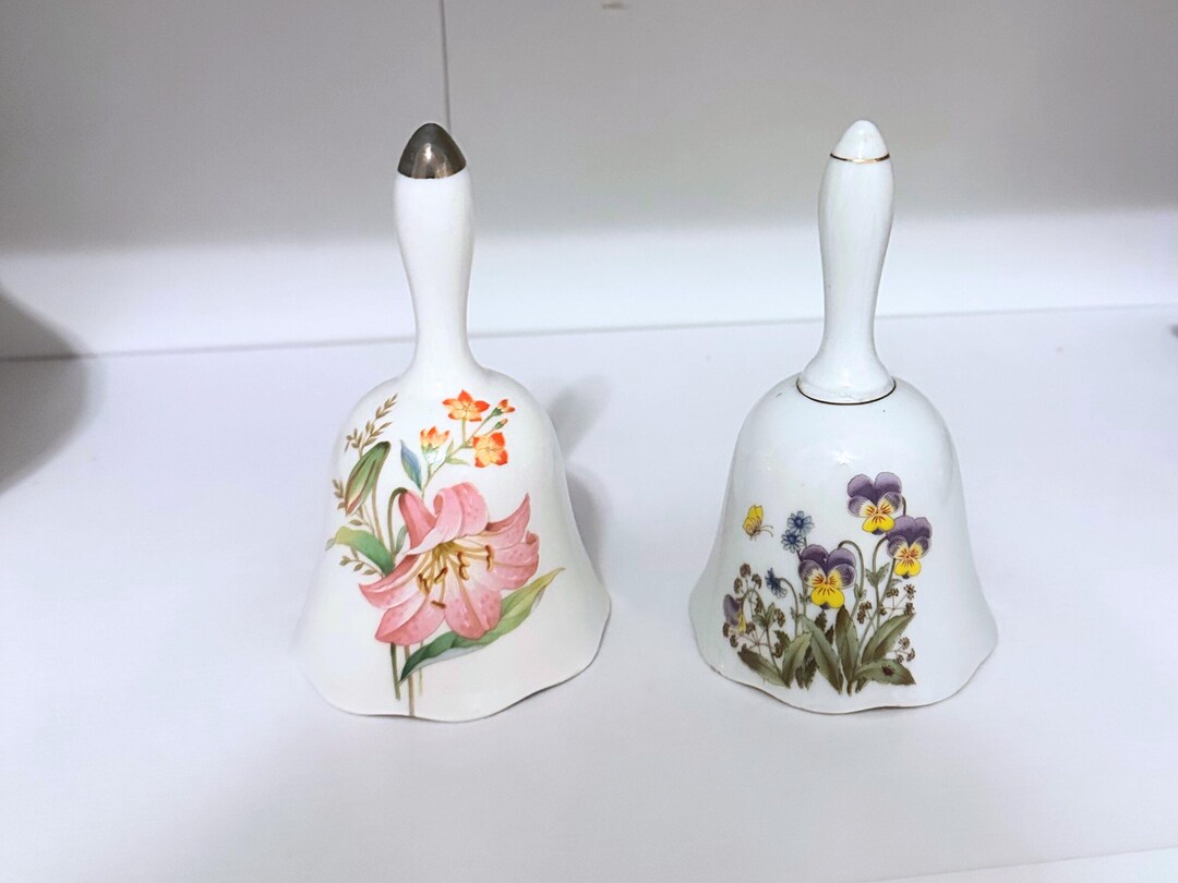 Set of 2 Vintage Collectible Porcelain Ceramic Floral Decorative Dinner ...