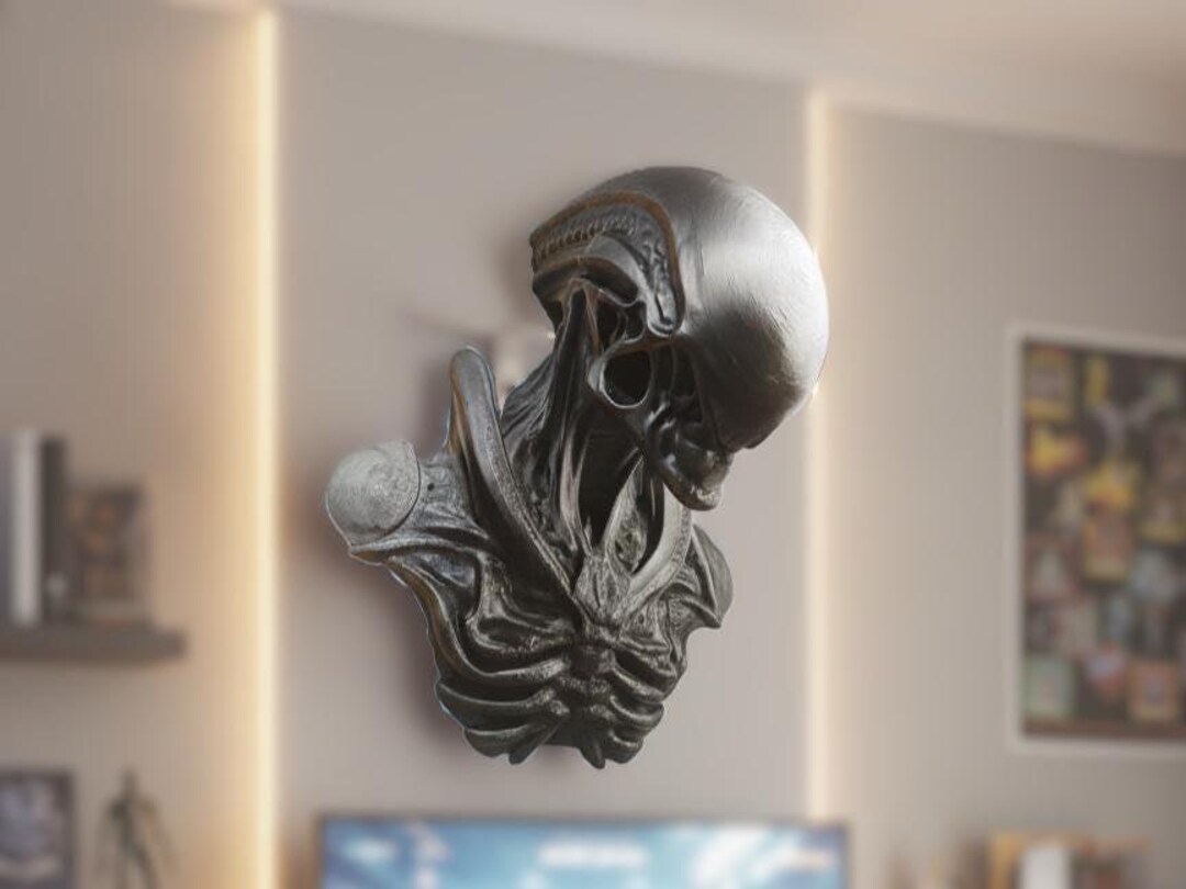 3D Printed Alien Xenomorph Sculpture: Sci-fi Wall Decor - Etsy
