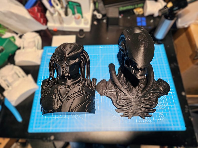 3D Printed Alien Xenomorph Sculpture: Sci-fi Wall Decor - Etsy