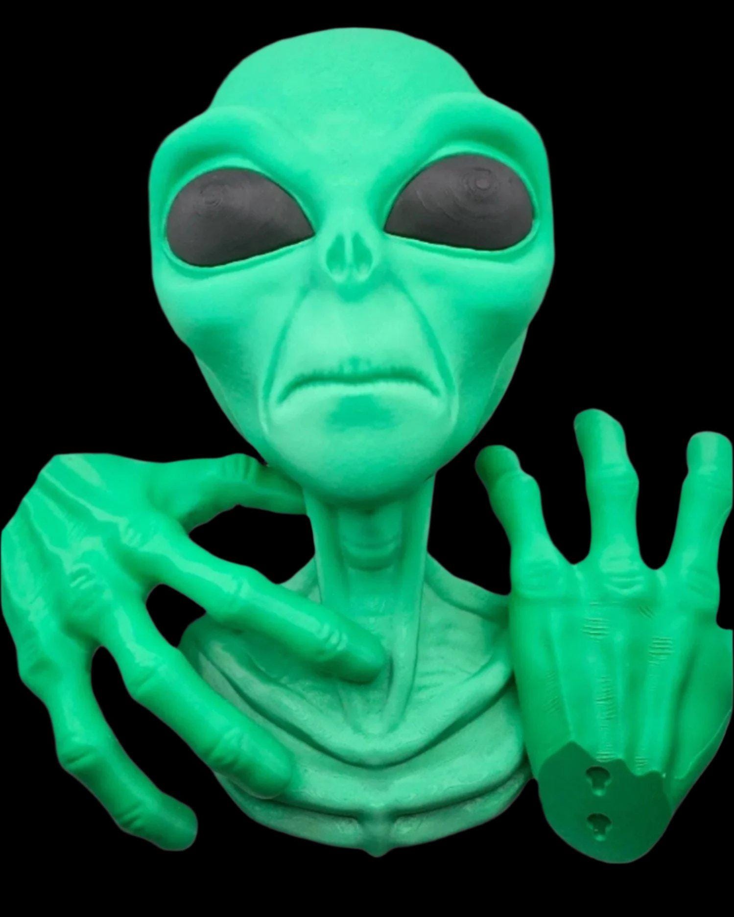 Hanging Alien Bust | 3D Printed Sci-fi Wall Art | Extraterrestrial ...