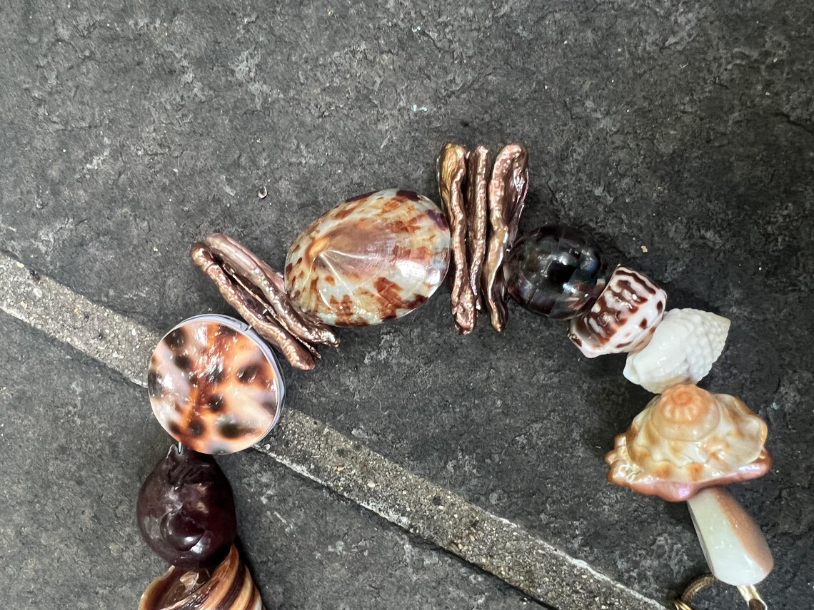 Tiger Cowrie Shell Bracelet, Baroque Pearl, Coastal Jewelry - Etsy