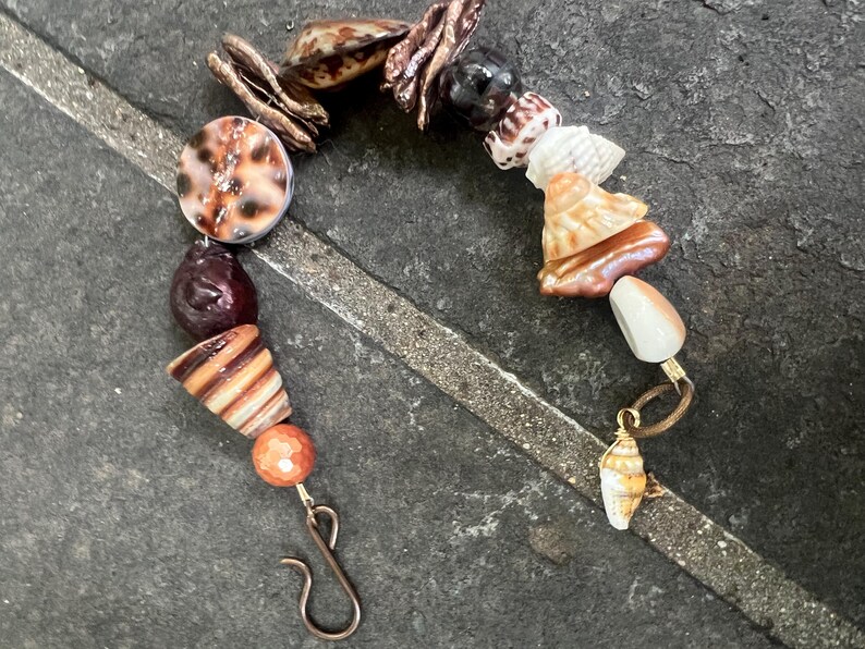 Tiger Cowrie Shell Bracelet, Baroque Pearl, Coastal Jewelry - Etsy