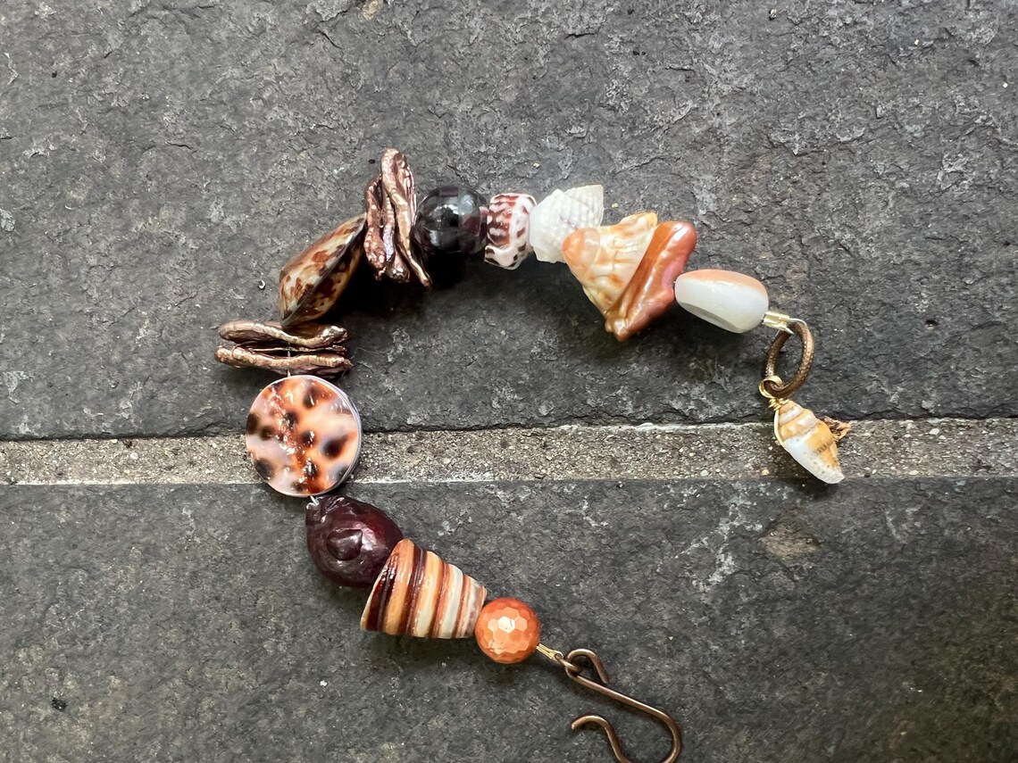 Tiger Cowrie Shell Bracelet, Baroque Pearl, Coastal Jewelry - Etsy