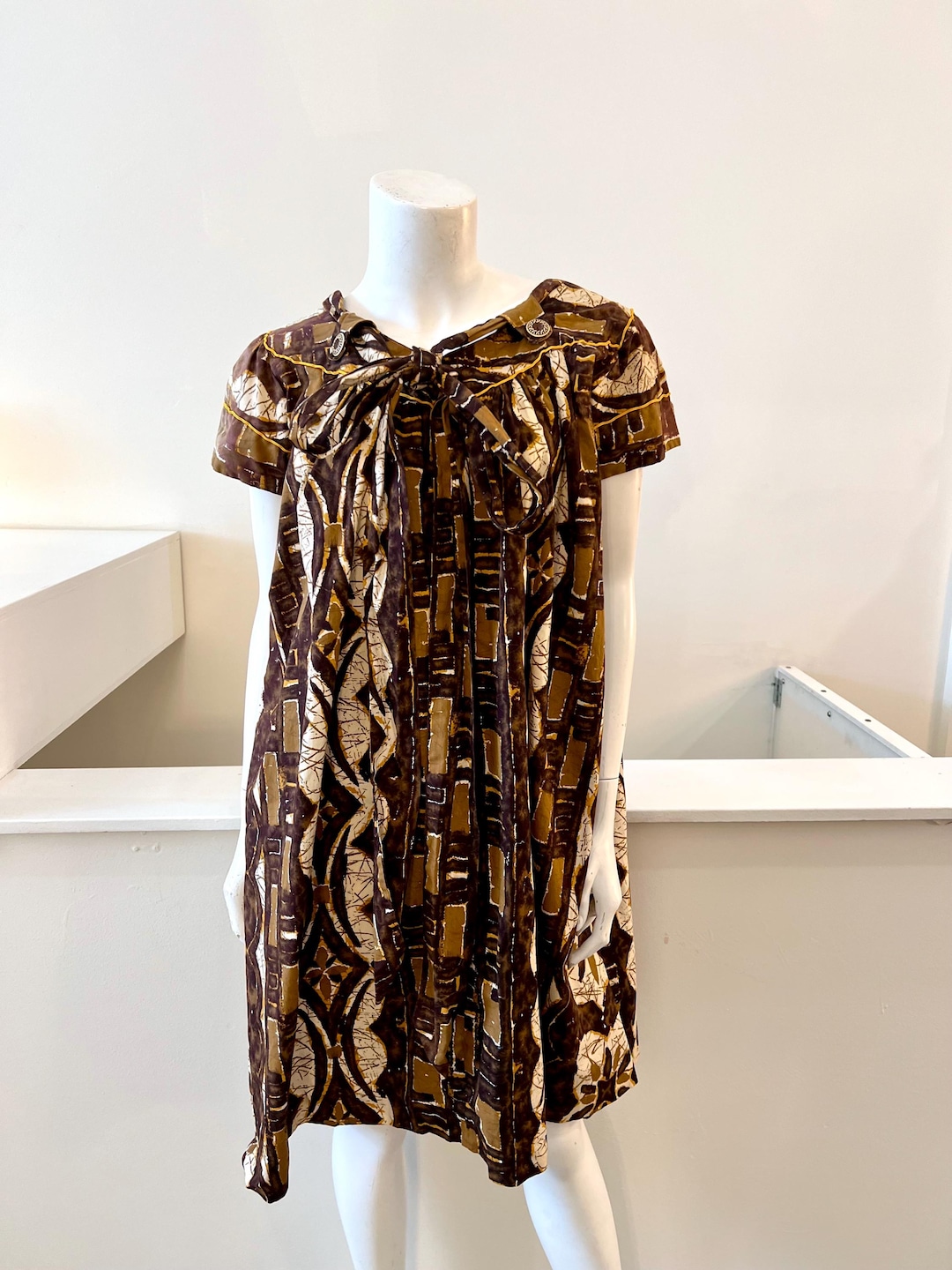 1960s Vintage Hawaiian Mumu Style Dress With Tie | Brown & Cream | Size ...