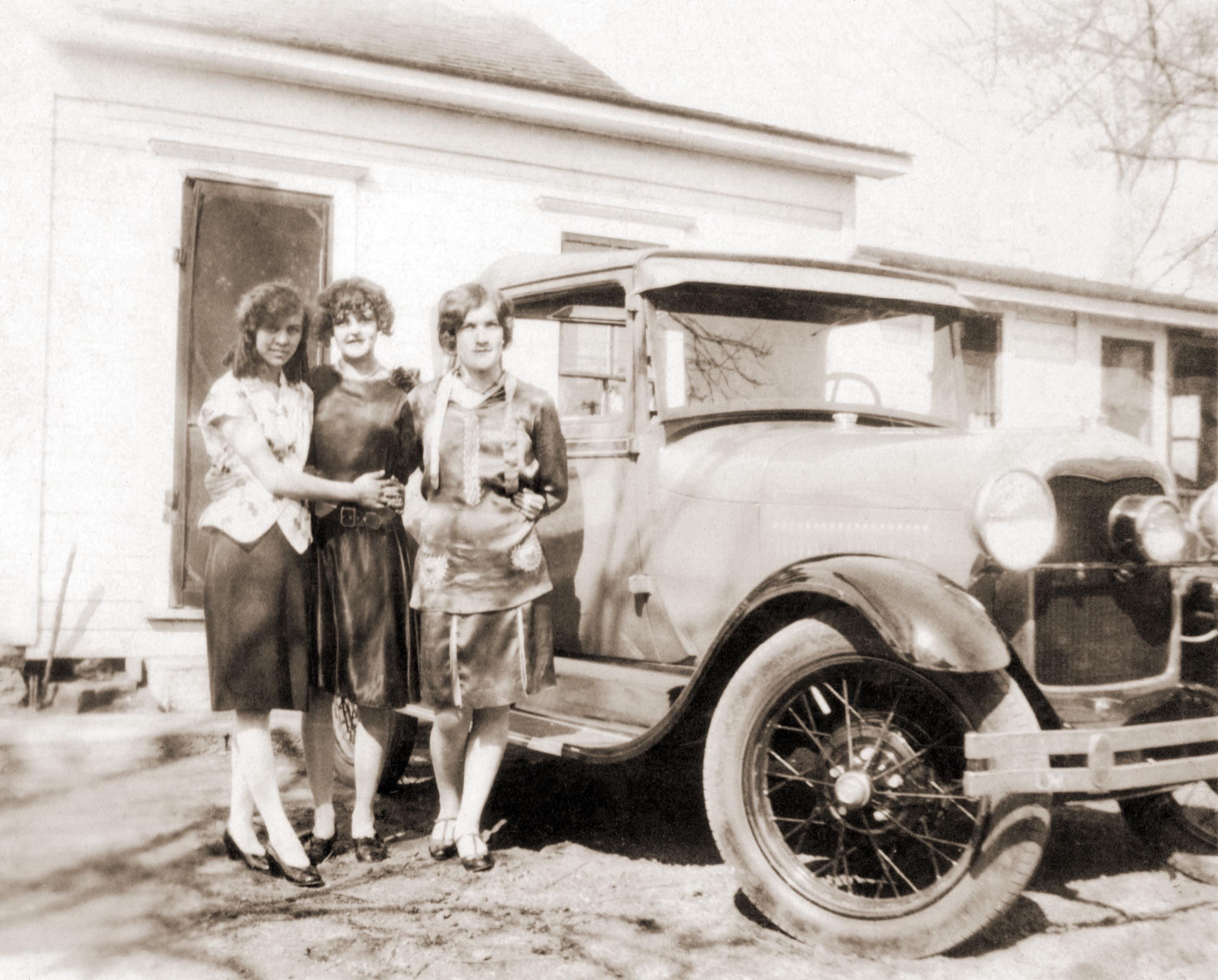 Girls and Old Car - Etsy