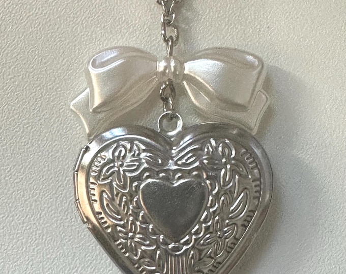 Coquette Locket Necklace - Etsy