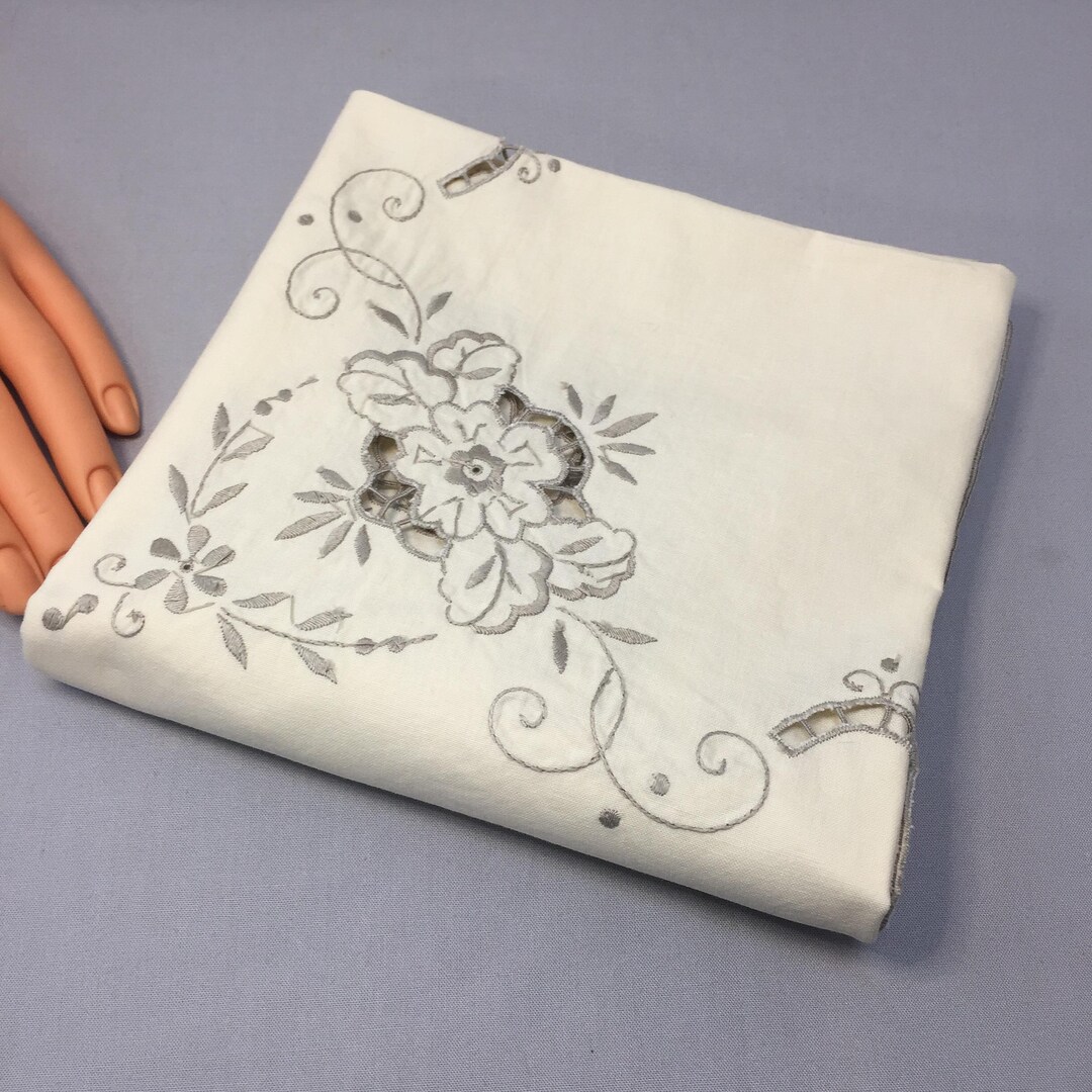 Vintage Ecru Cutwork Bridge Cloth - Etsy