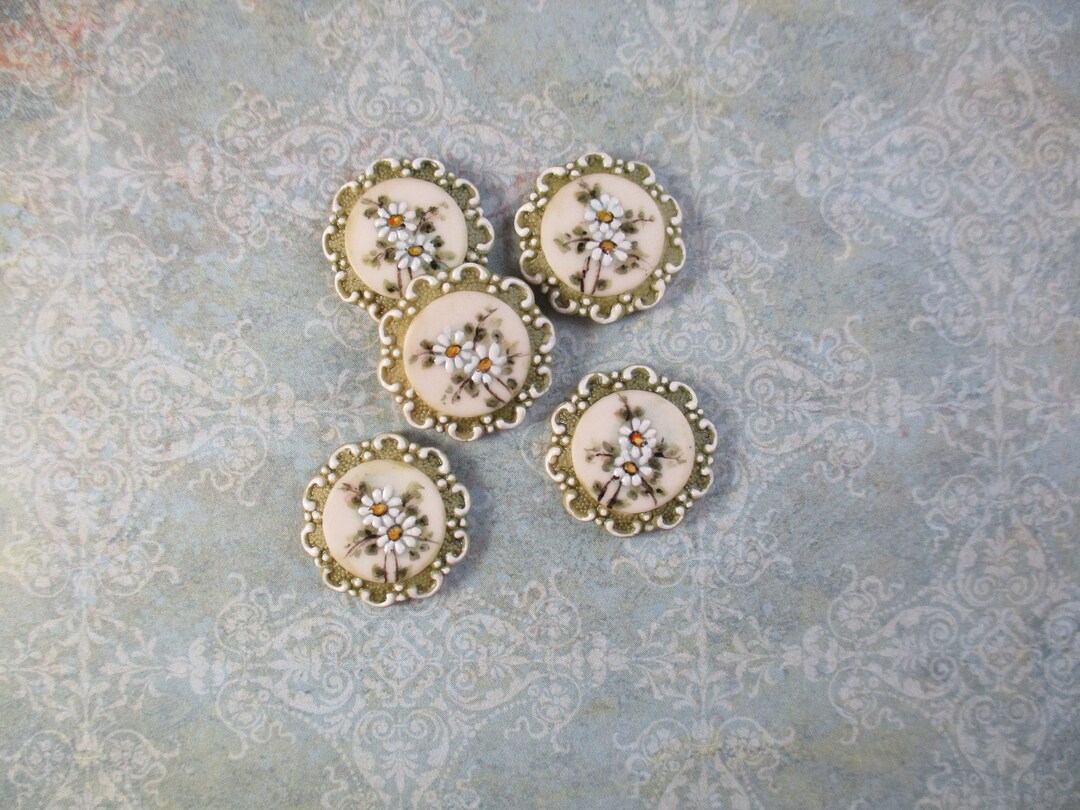 Daisy Button Set of 5 - Etsy