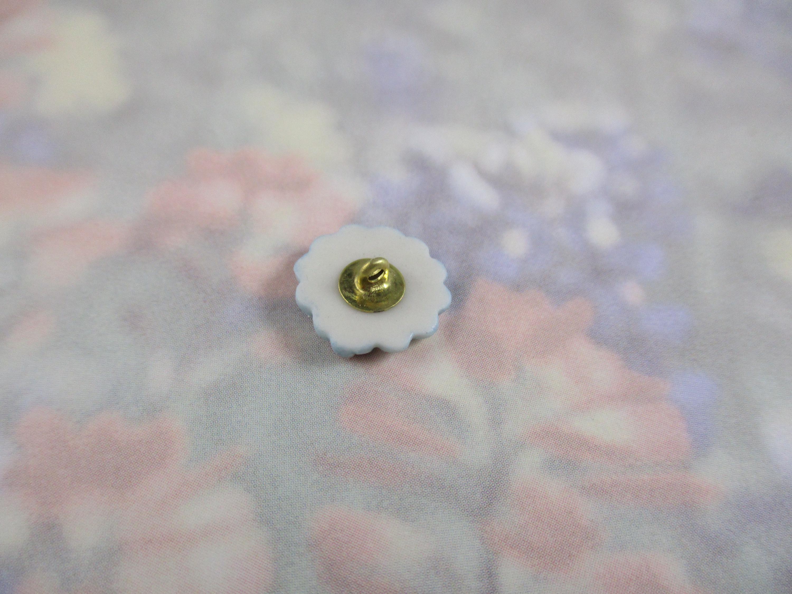 Flower and Lady Bug Button Set of 5 - Etsy