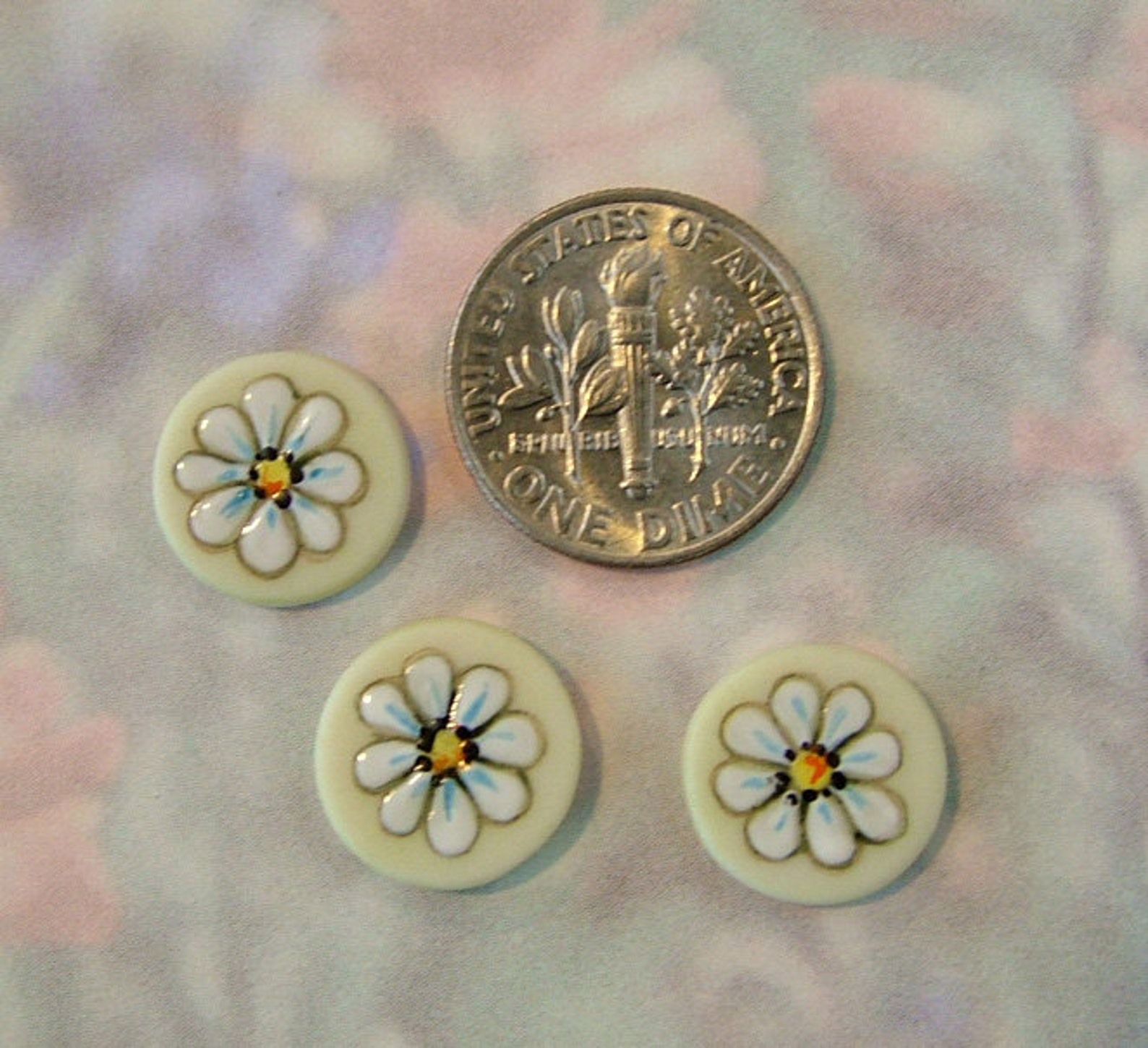 Daisy Round Buttons Handmade and Hand Painted 1/2 Inch - Etsy