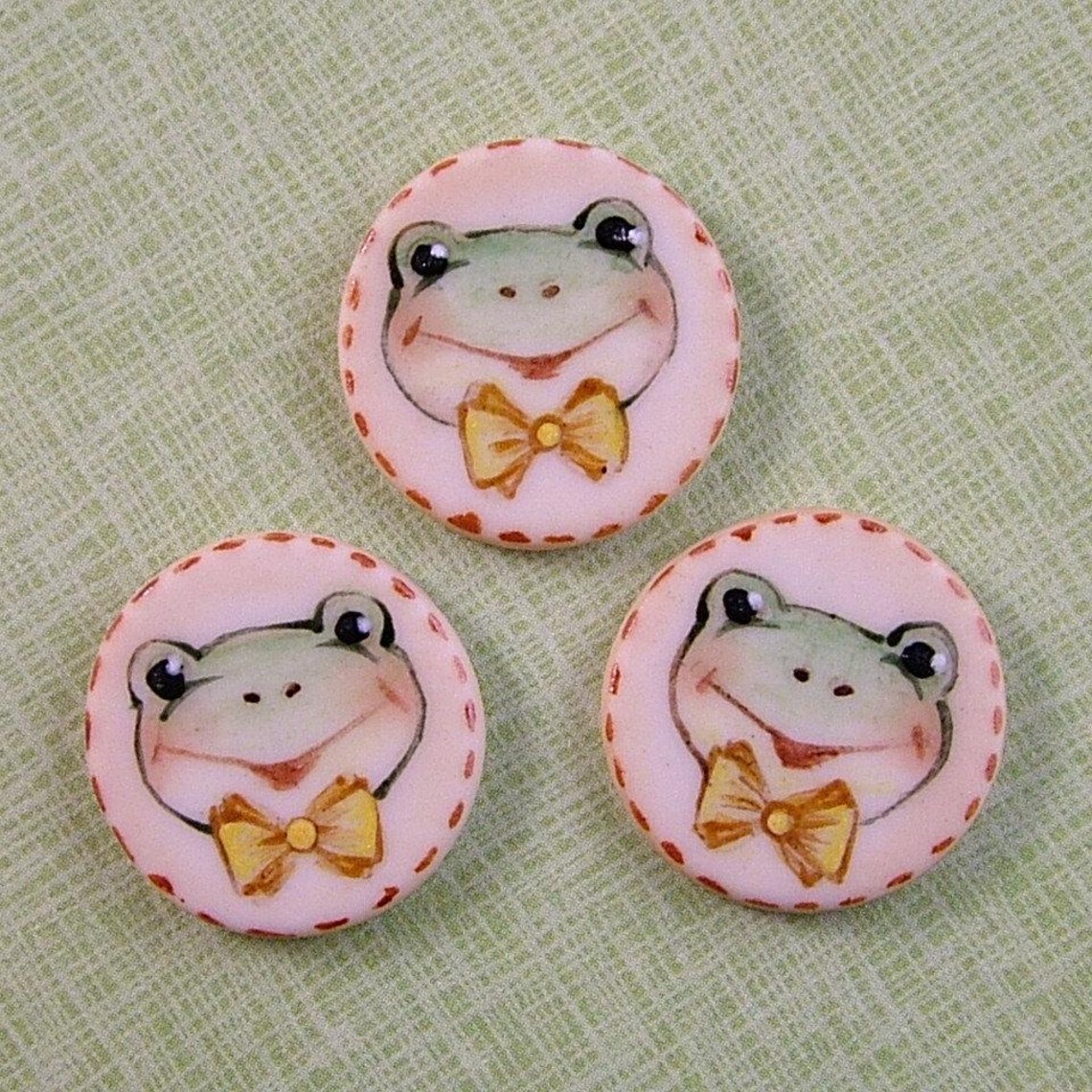 Frog Button Set of 3 - Etsy