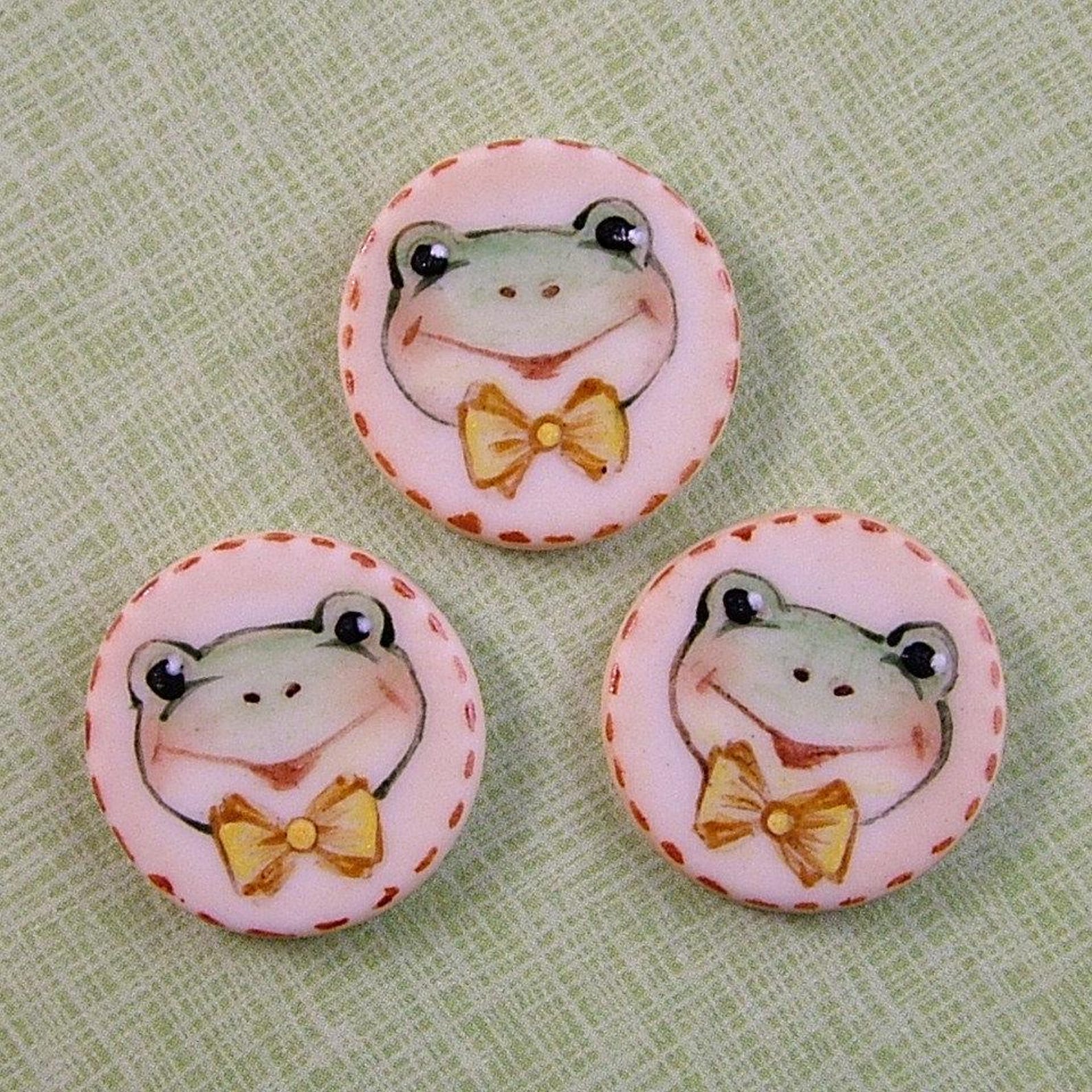 Frog Button Set of 3 - Etsy