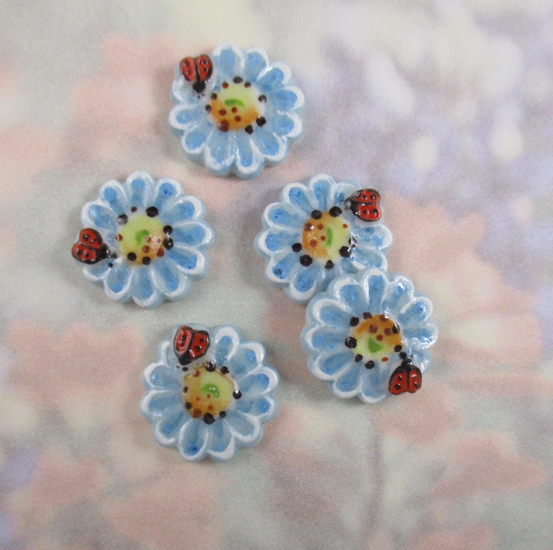 Flower and Lady Bug Button Set of 5 - Etsy