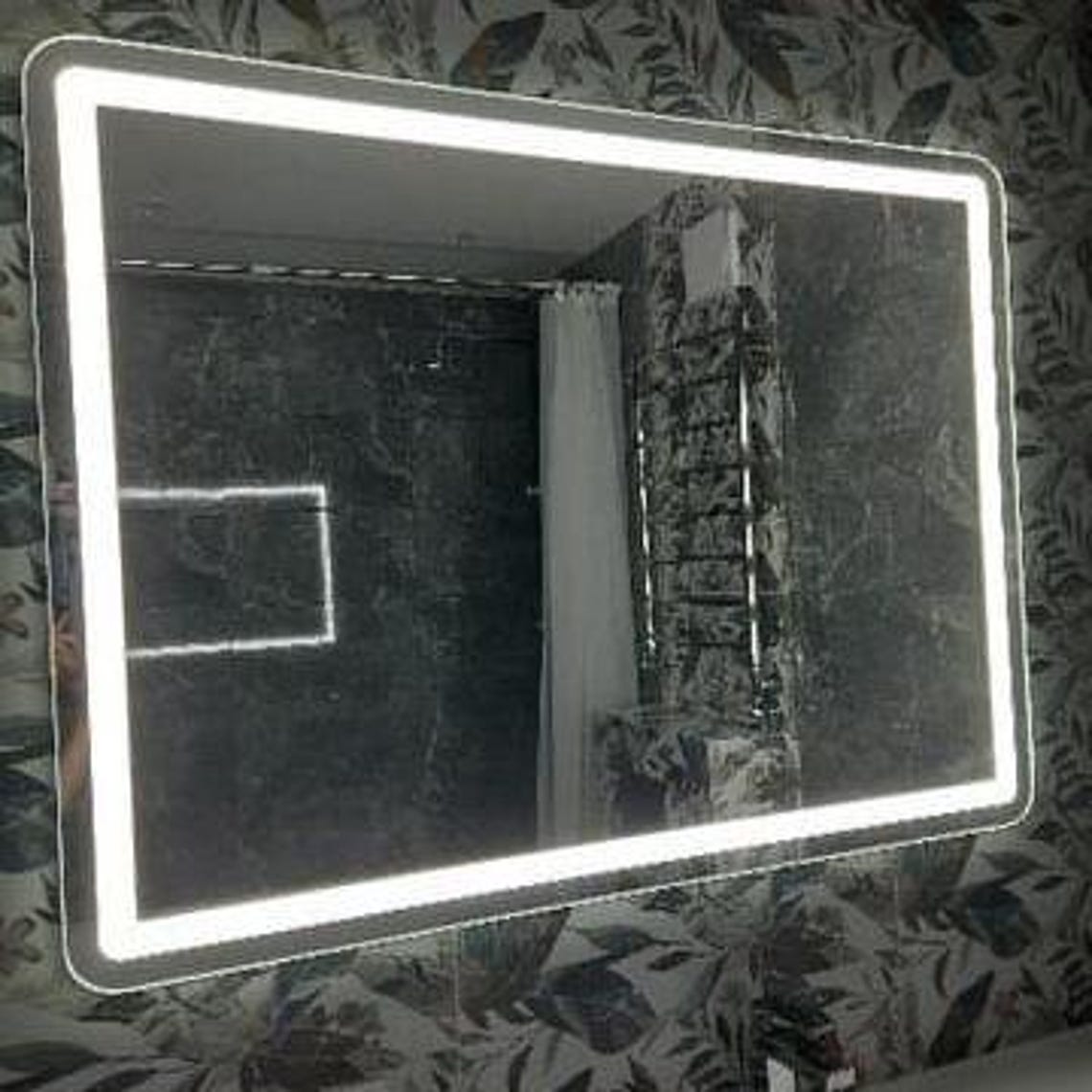 Rectangle Mirror With Rounded Corners and Frontal Face Illumination ...