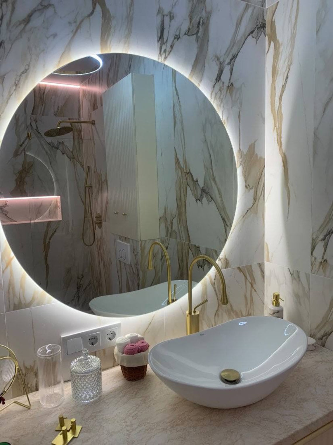 Round Aesthetic Mirror With Background Lighting, Modern Mirror, Circle ...