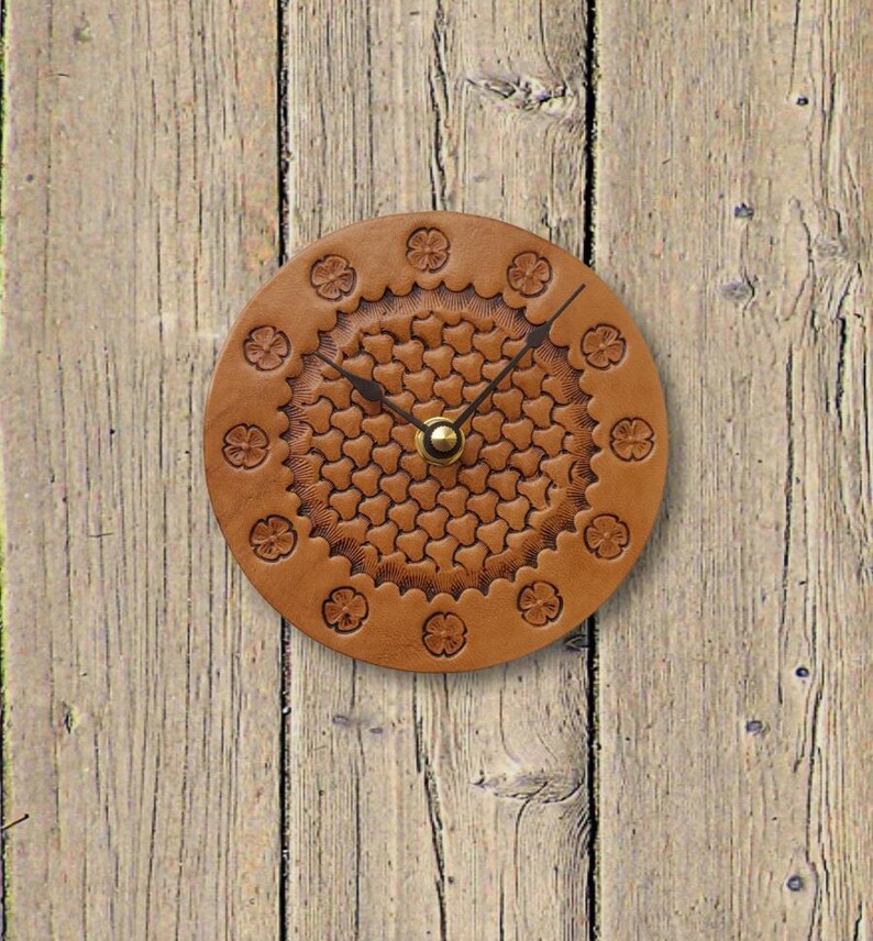 Natural Leather Clock With a Simple Design of Flowers and a Tri-weave ...