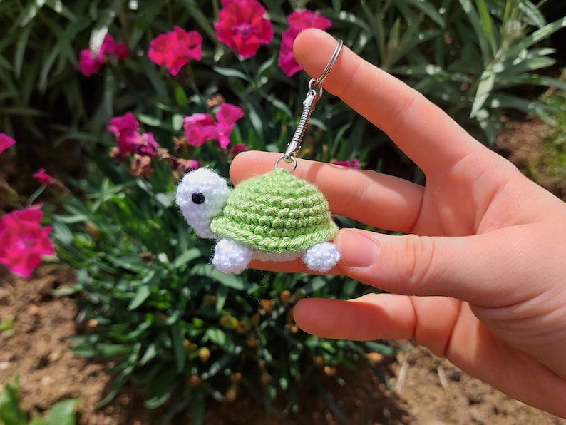 Amigurumi Turtle Keychain | Crochet Pattern by Delphinescrochets ...