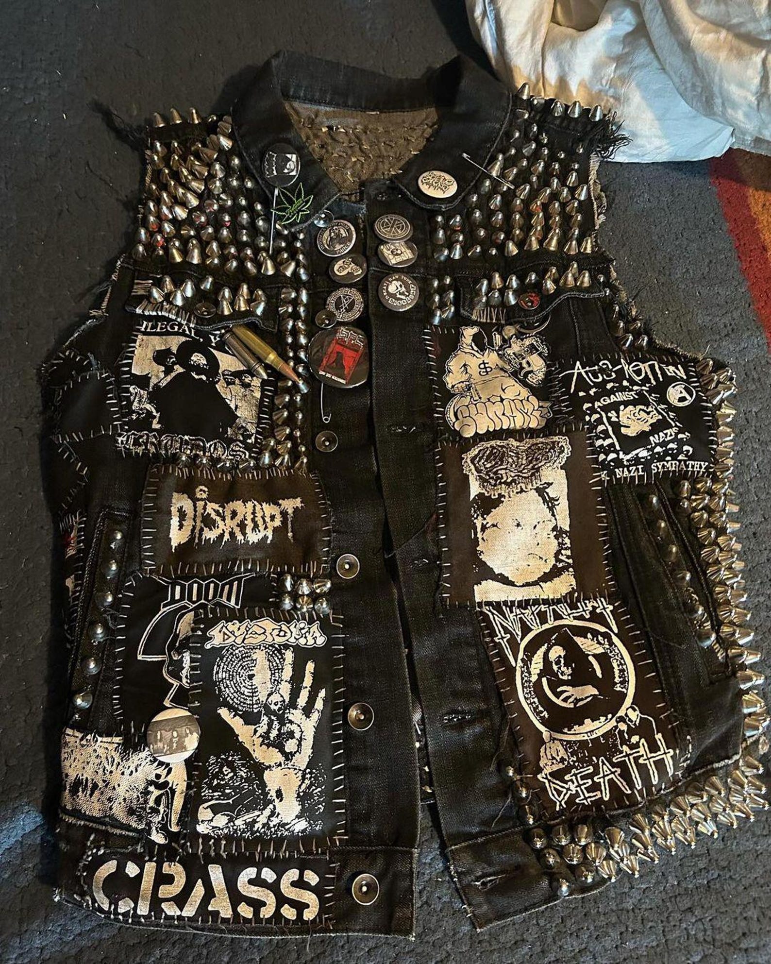 Lederweste Personalisierte Punk Rock Nieten, Gothic Patchwork ...