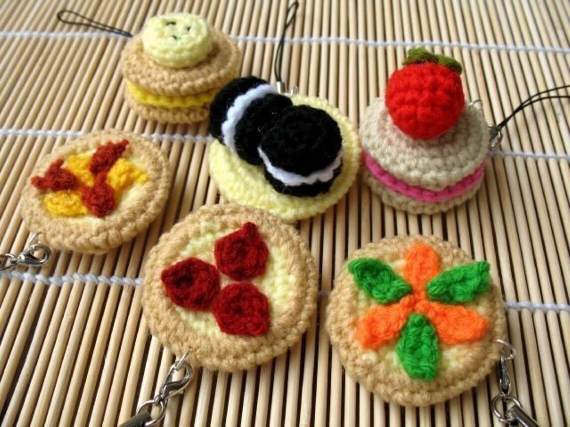 Miniature Crochet Pattern PIZZA AND BISCUITS Cell Phone - Etsy