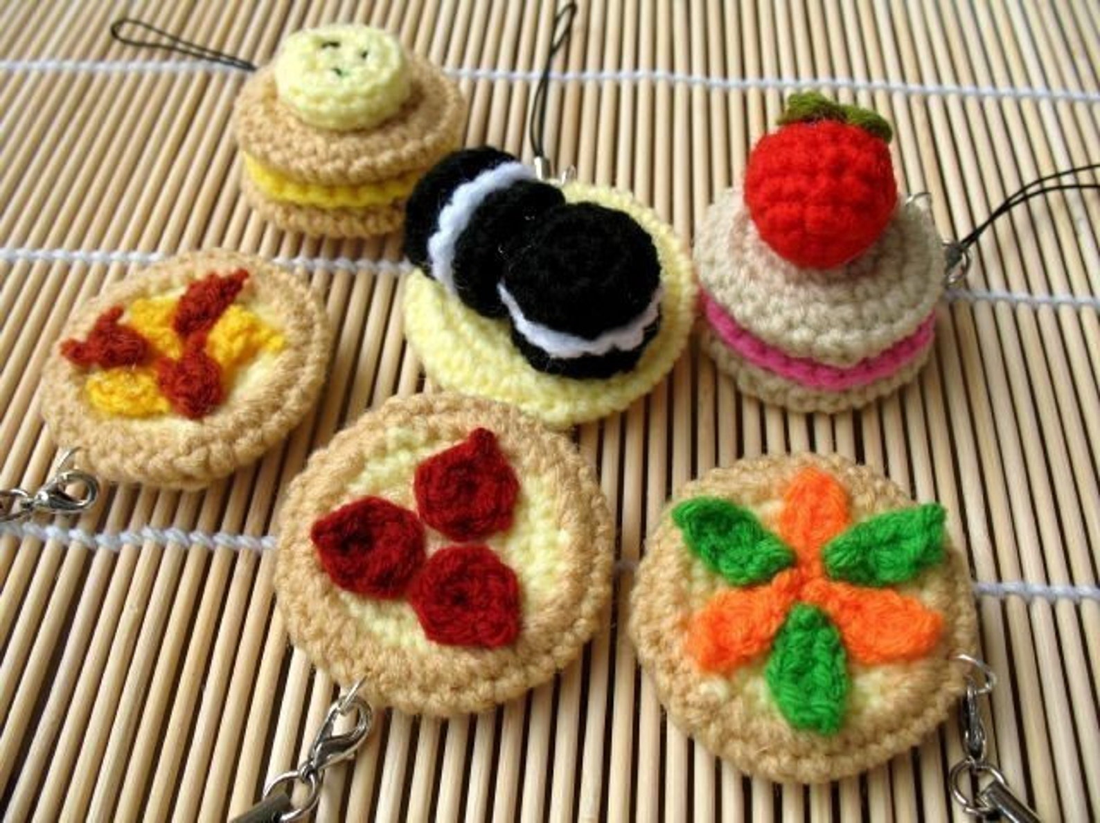 Miniature Crochet Pattern- PIZZA AND BISCUITS- Cell Phone Charm (00345 ...