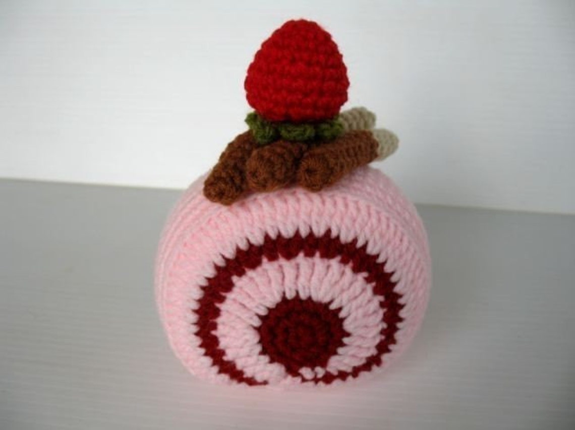 Crochet Pattern- SWISS ROLL CAKE -playfood / Toys (00351) - Etsy