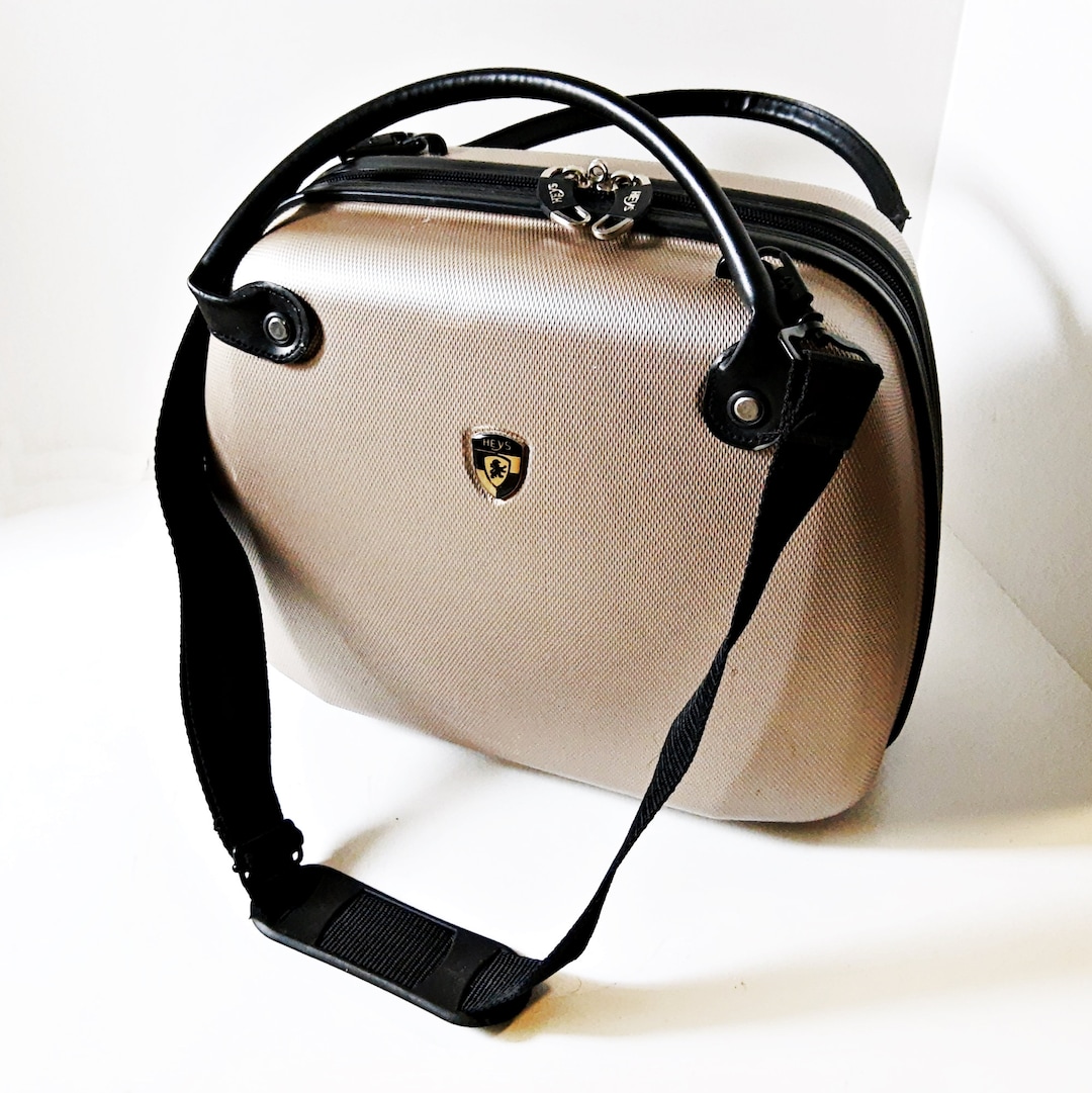 Heys Train Case, Cosmetic Travel Bag, Strong Locking Zippers, Bellezza ...