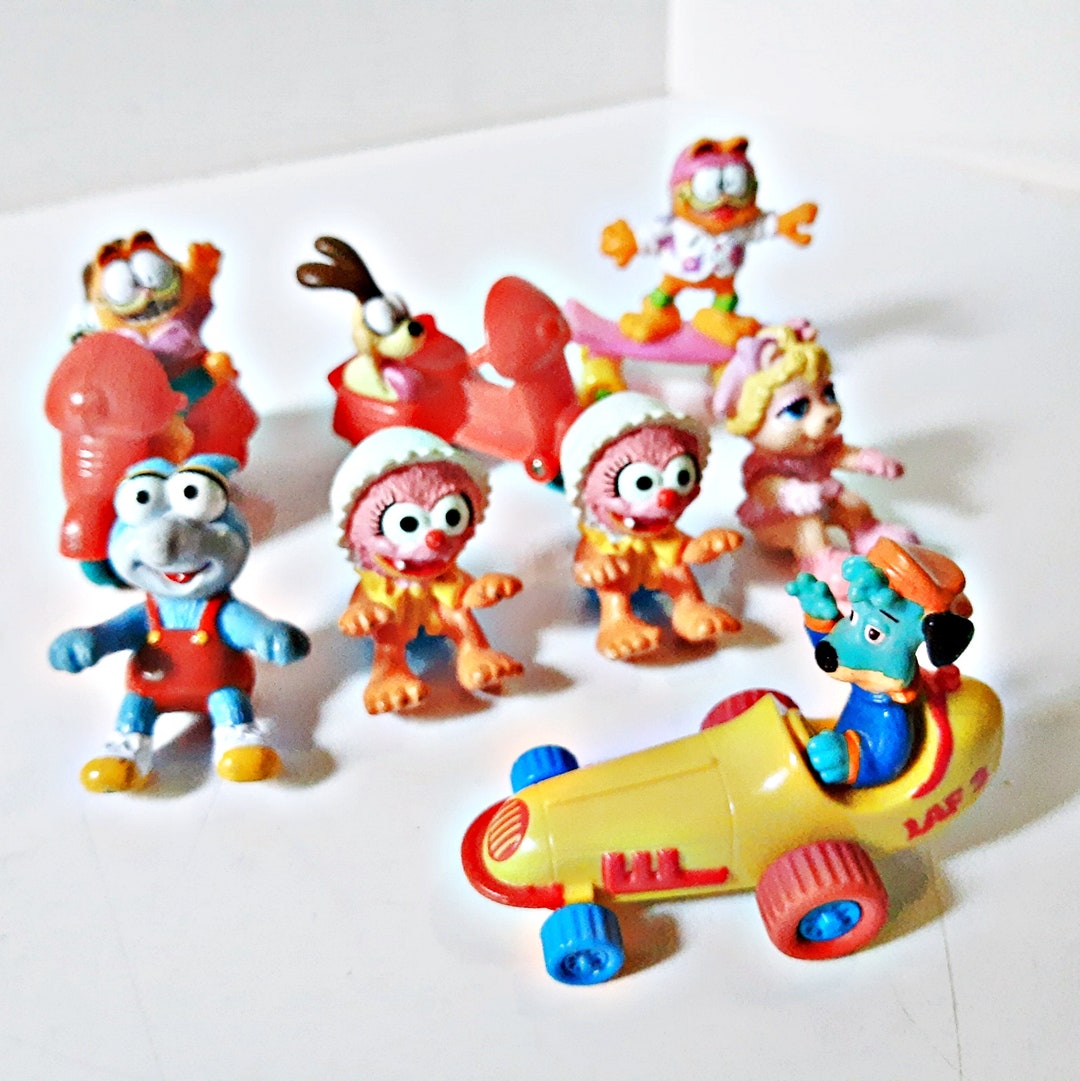 Mcdonalds Garfield on Skooter With Odie, Muppet Baby Natasha, Toy ...