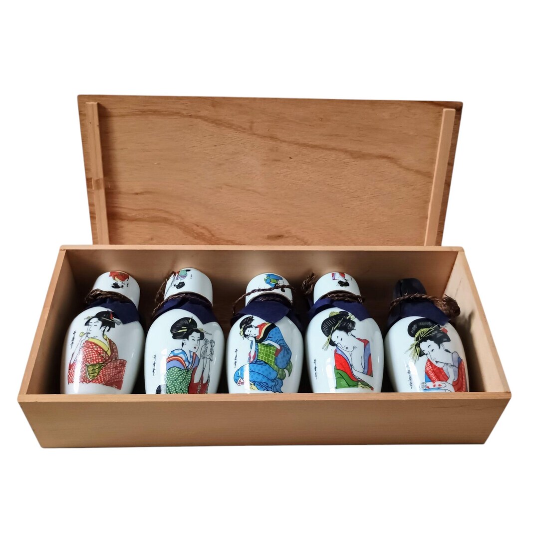 Vintage Japanese Ceramic Geisha Girls Sake Bottles and Cups Set of 5 ...