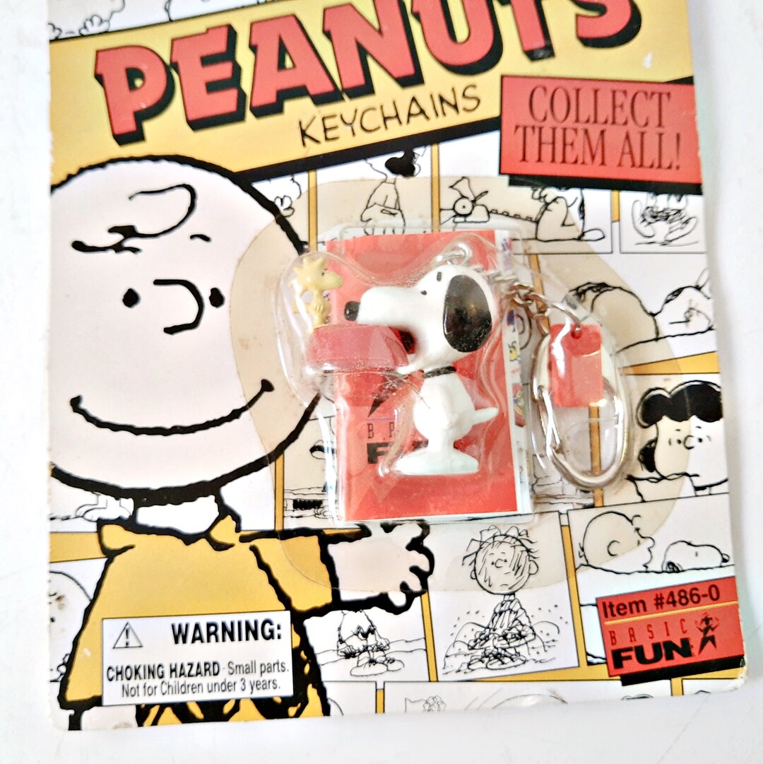 Snoopy and Woodstock, Collectible Keychain, Red Dog Dish, Detailed ...