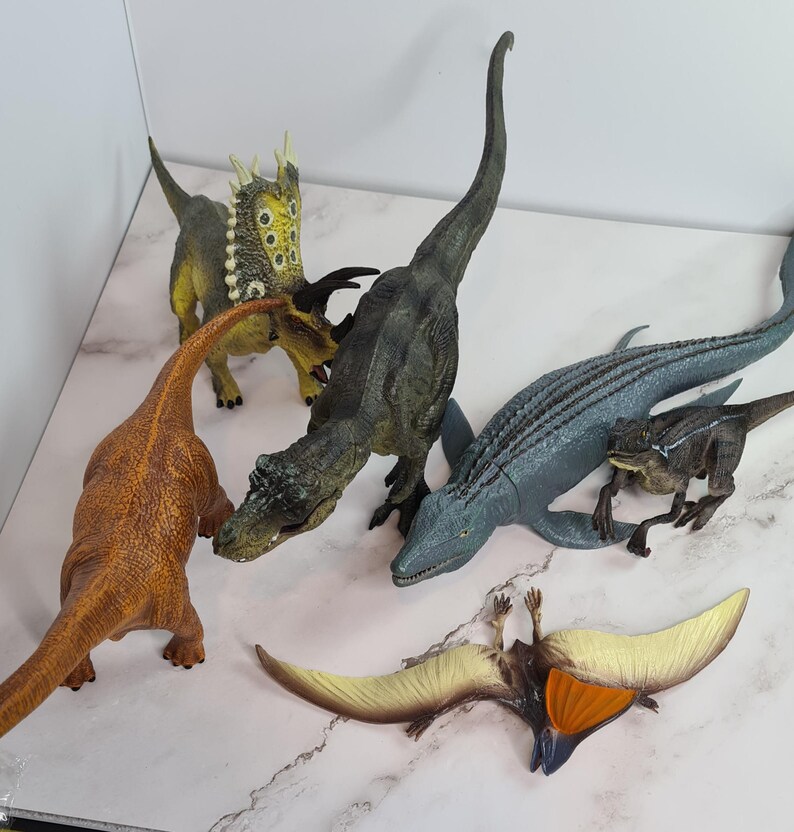 Custom Dinosaur Center Pieces ,wooden Decor,jurassic Park Center Pieces ...