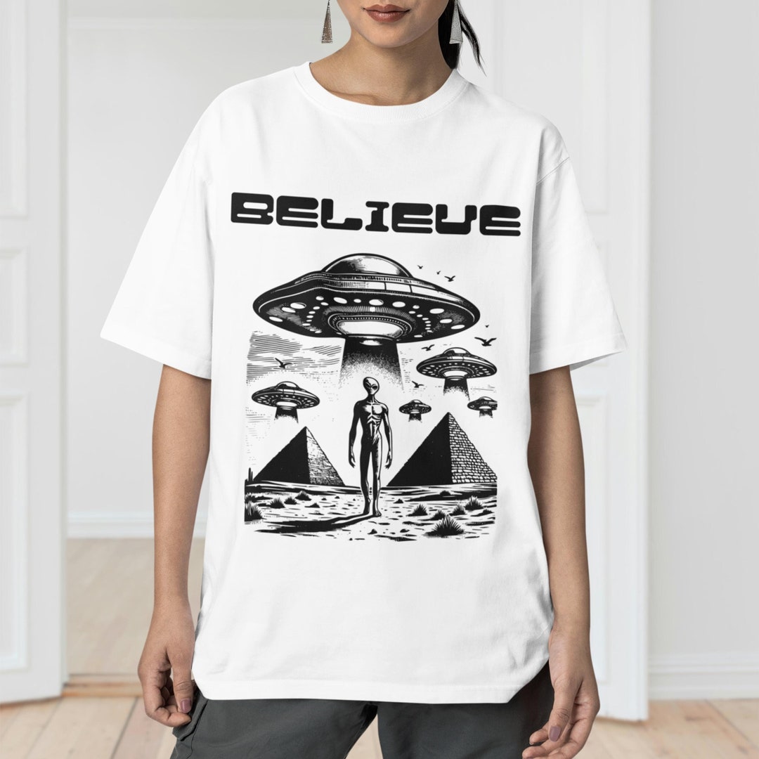 Alien Graphic T-shirt, Unisex 70s Movie Memorabilia, Neon Xenomorph ...