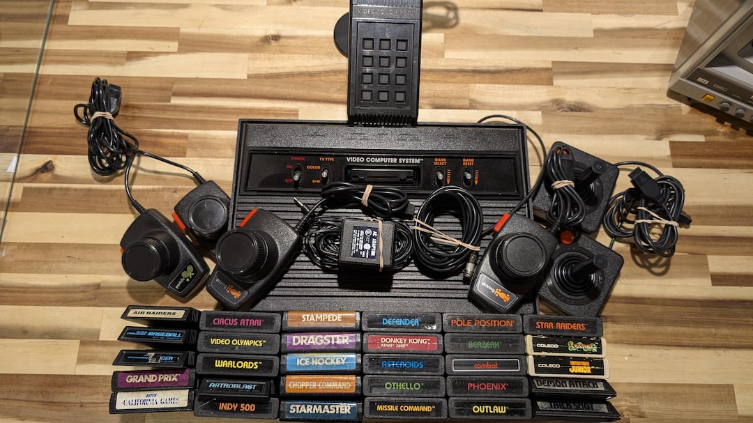 Atari 2600 Vader Edition Bundle, Console, Joysticks, Paddles and More ...