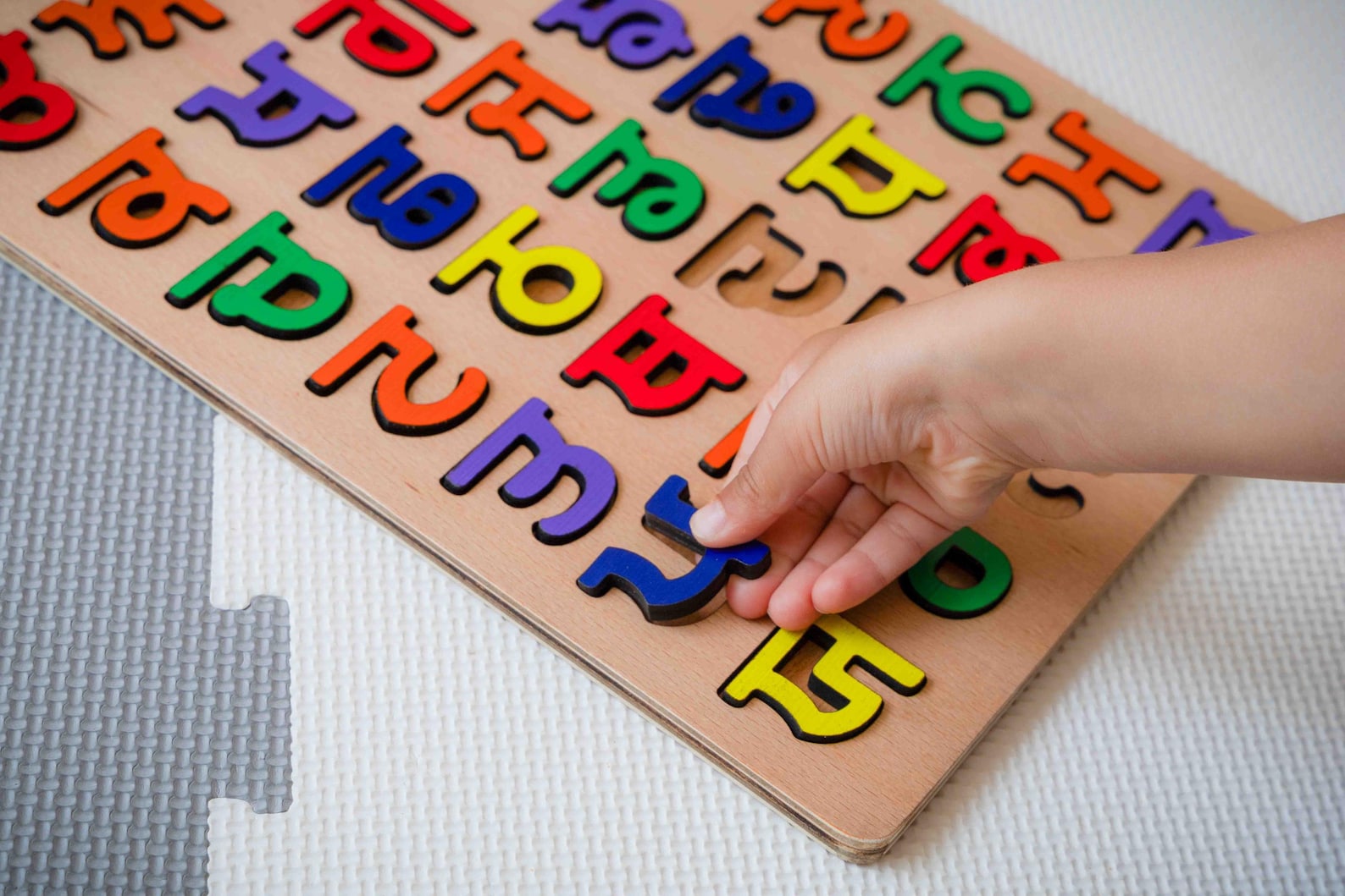 Knotty Alphabet Punjabi Board, Punjabi Puzzle for Kids Penti Alphabet ...