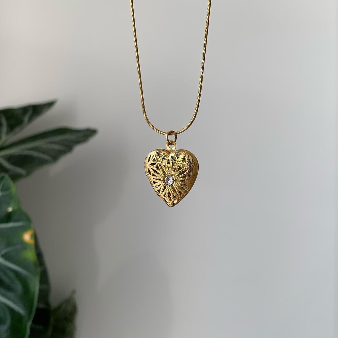 Retro Style Gold Heart Locket Necklace, Heart Pendant Necklace, Unique ...