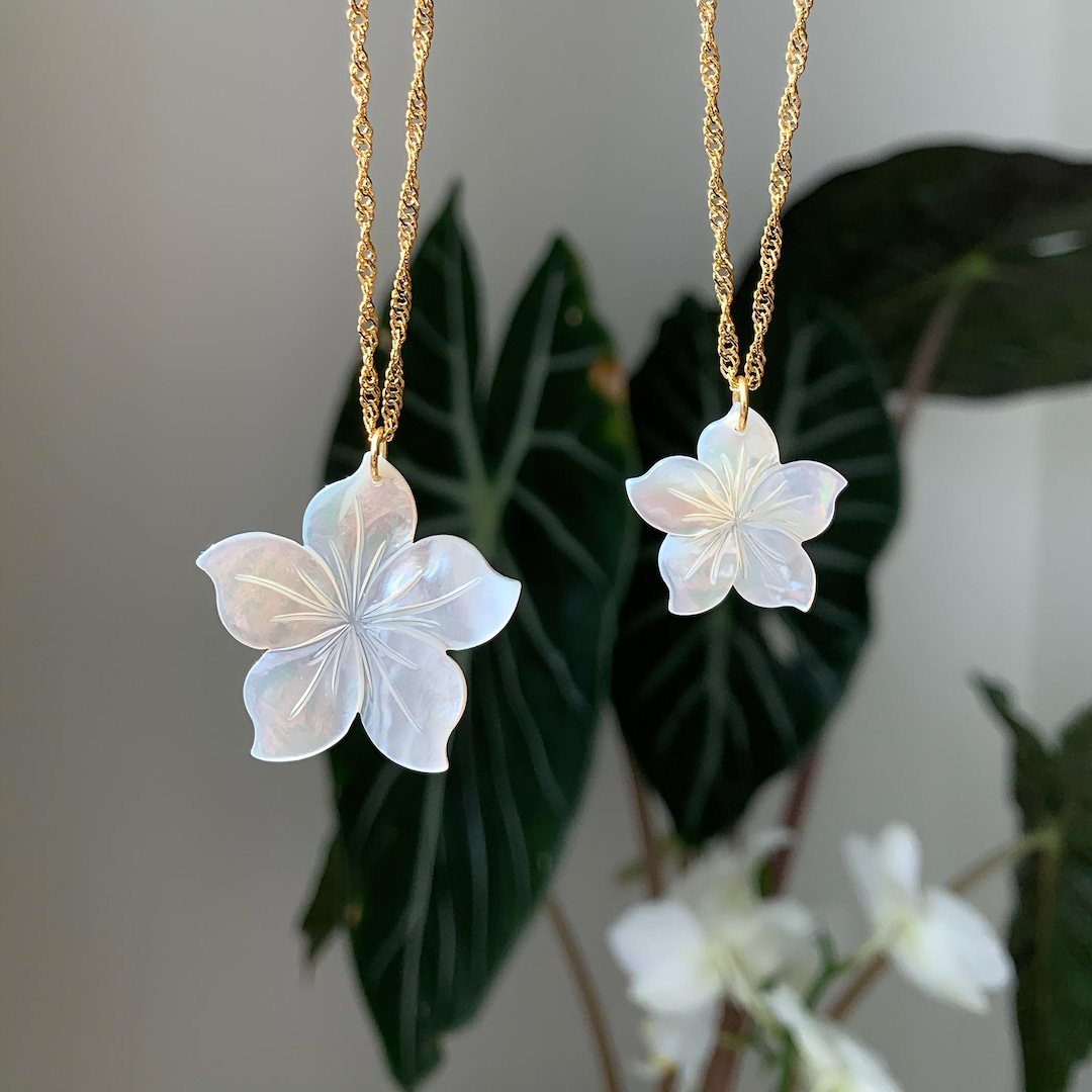 White Shell Flower Necklace, Gold Beach Necklace, Mother of Pearl ...