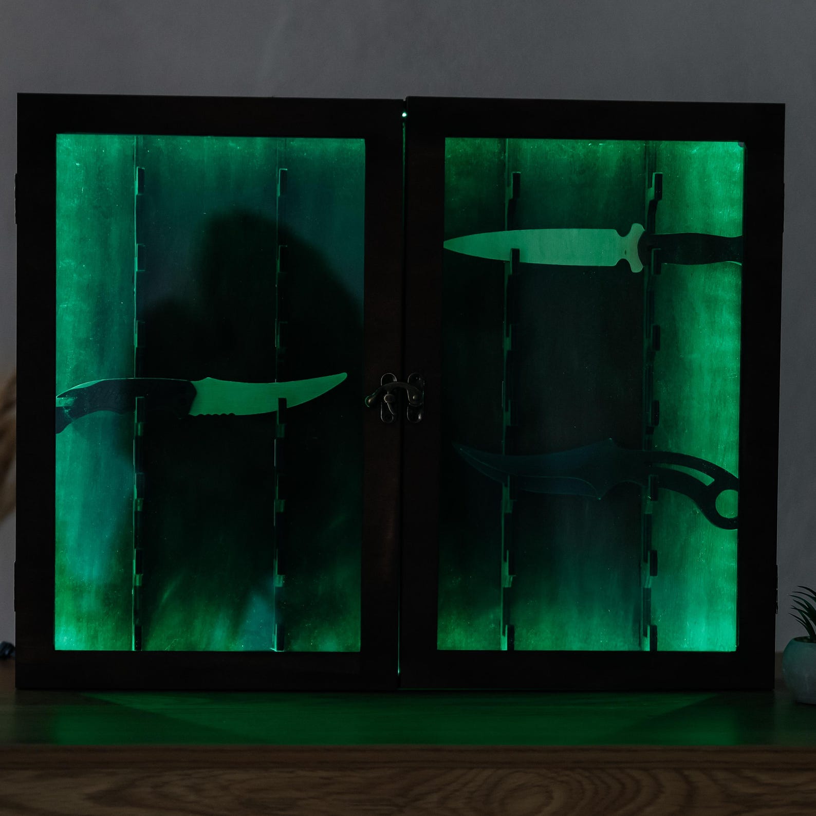 Knife Display Shelf, Knives Led Display Case Glass Doors, Knife Lighted ...