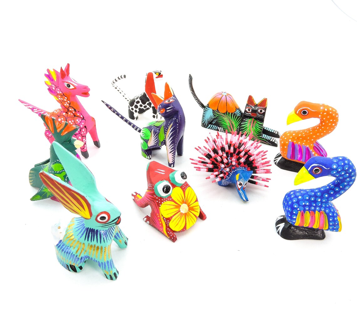Set 50 Handcarved Miniature Alebrijes, Handpainted Wedding Favors ...