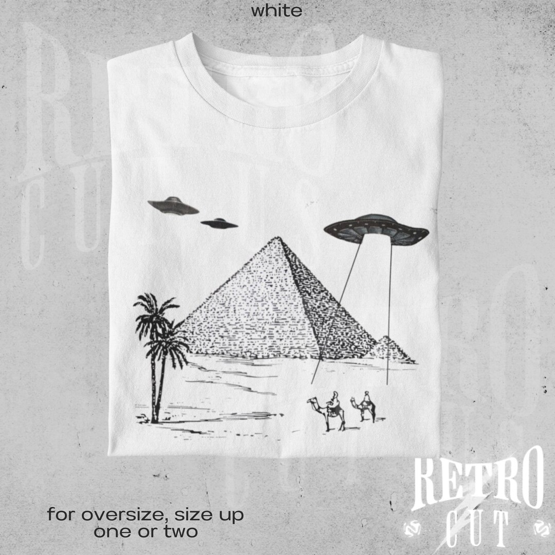 Retro Pyramids UFO Shirt, Vintage Sci-fi Funny Tee, Cool Aesthetic ...